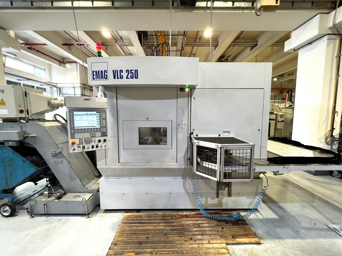 EMAG VLC 250 – Vertical lathe