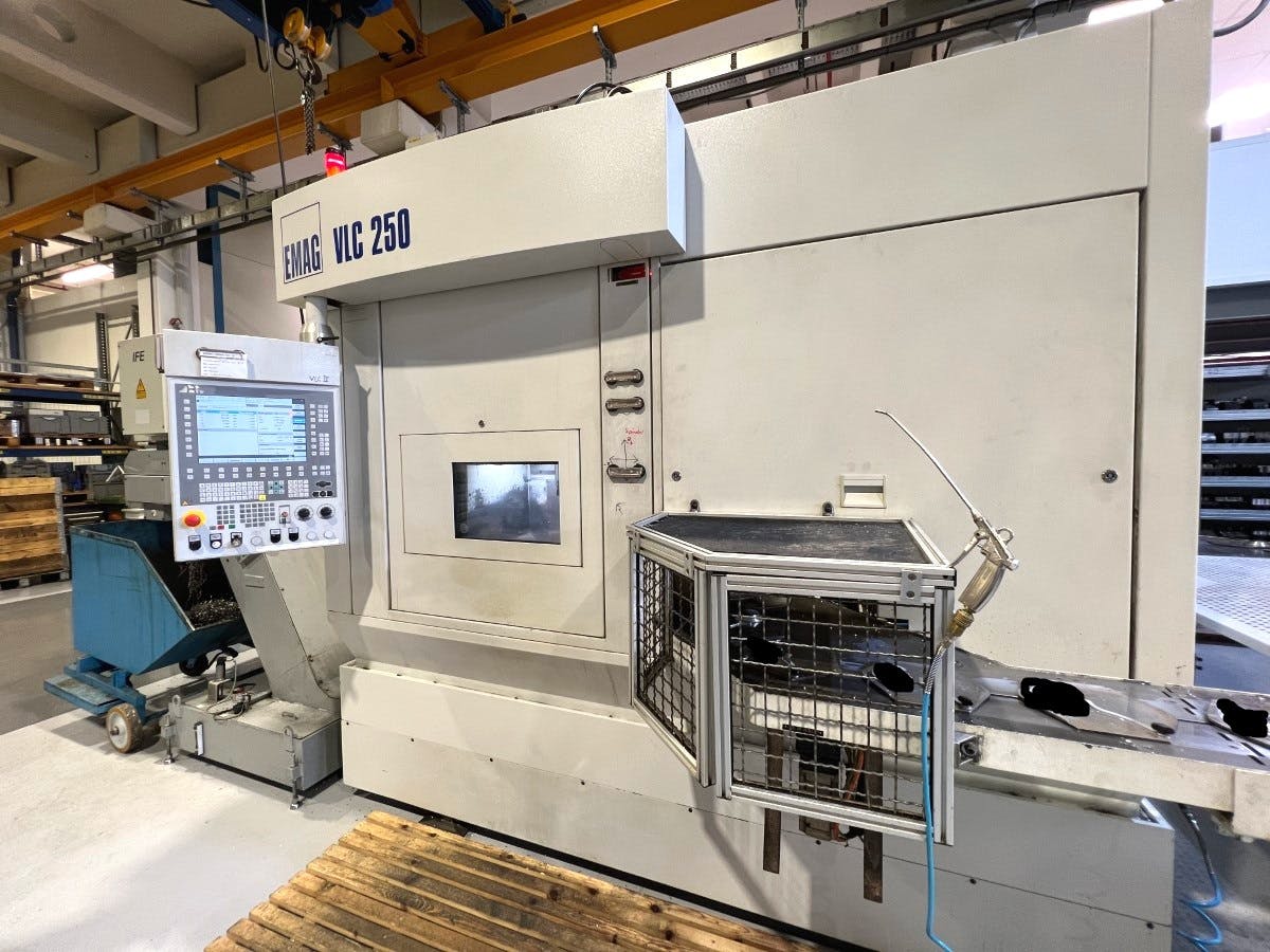 EMAG VLC 250 – Vertical lathe
